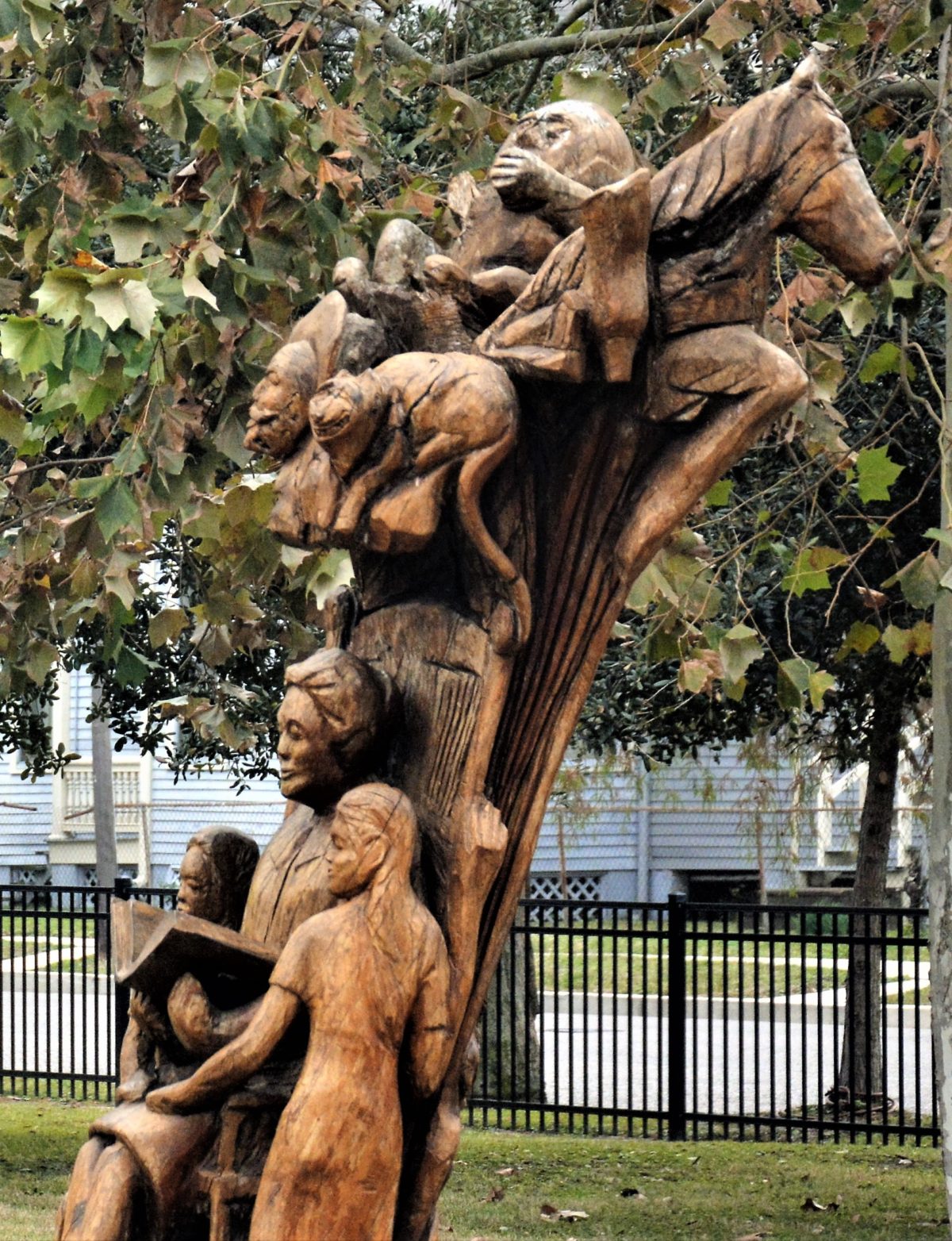 Tree Carving 2 – Life Enrichment of Houston (LEOH)